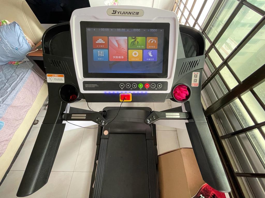 Yijian Treadmills Pro with smart screen, Sports Equipment, Exercise ...