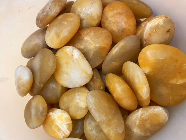 黄水晶 or Citrine ( Yellow quartz Sio2 as a semi precious stone ...