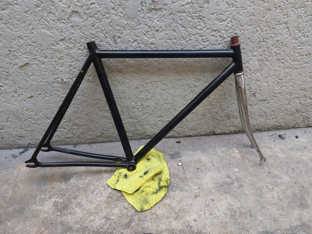Ave Maldea frame and Akisu fork, Sports Equipment, Bicycles & Parts ...