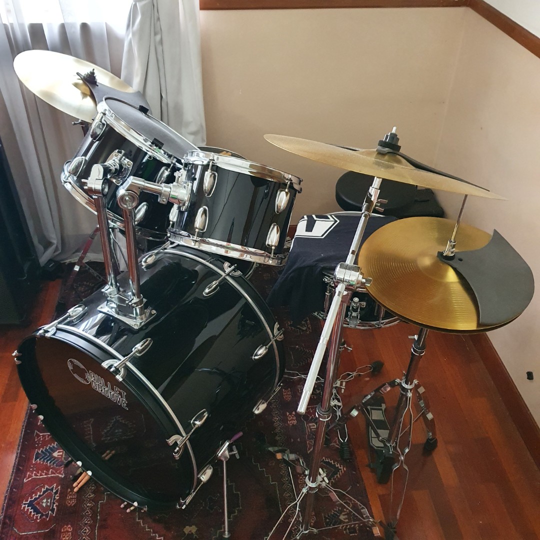 Bullet Groove Acoustic Drum Set, Hobbies & Toys, Music & Media, Musical ...