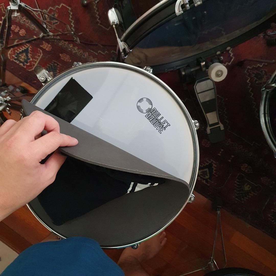 Bullet Groove Acoustic Drum Set, Hobbies & Toys, Music & Media, Musical ...