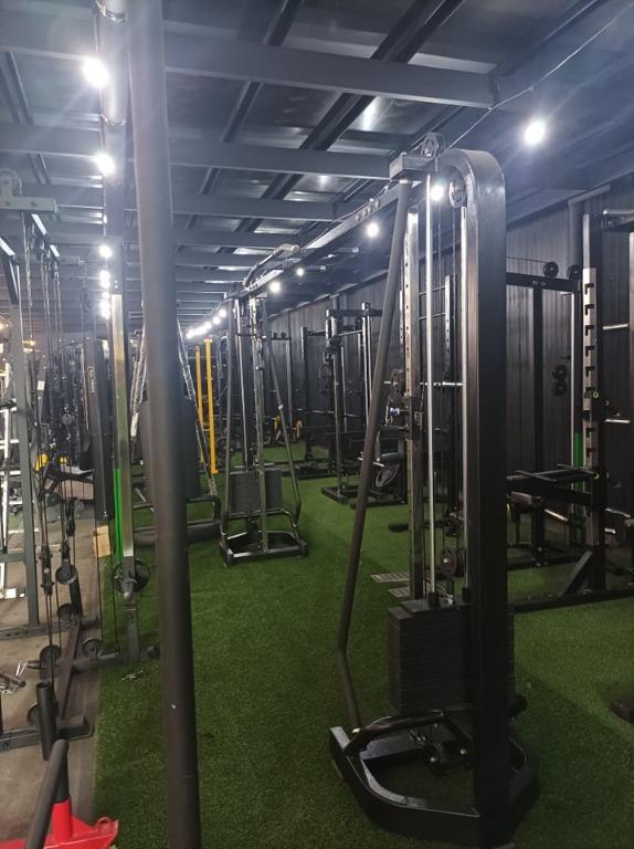 Cable Crossover Machine Body Strong, Sports Equipment, Exercise ...