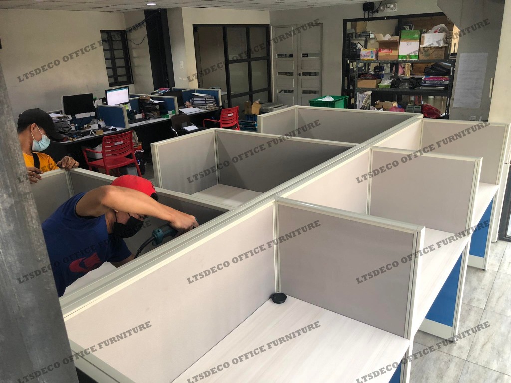 CALL CENTER TABLE WITH SHARING PANEL OFFICE PARTITIONS, Furniture ...