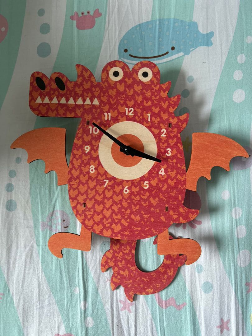 Homeless clock modern moose, 傢俬＆家居, 家居裝飾, 時鐘 - Carousell