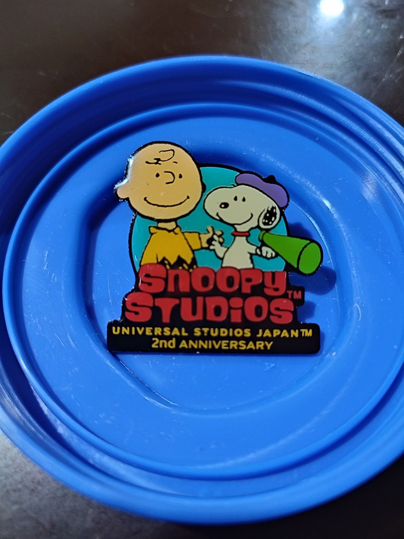 Peanuts Snoopy Studios enamel pin Universal Studios Japan, Hobbies ...