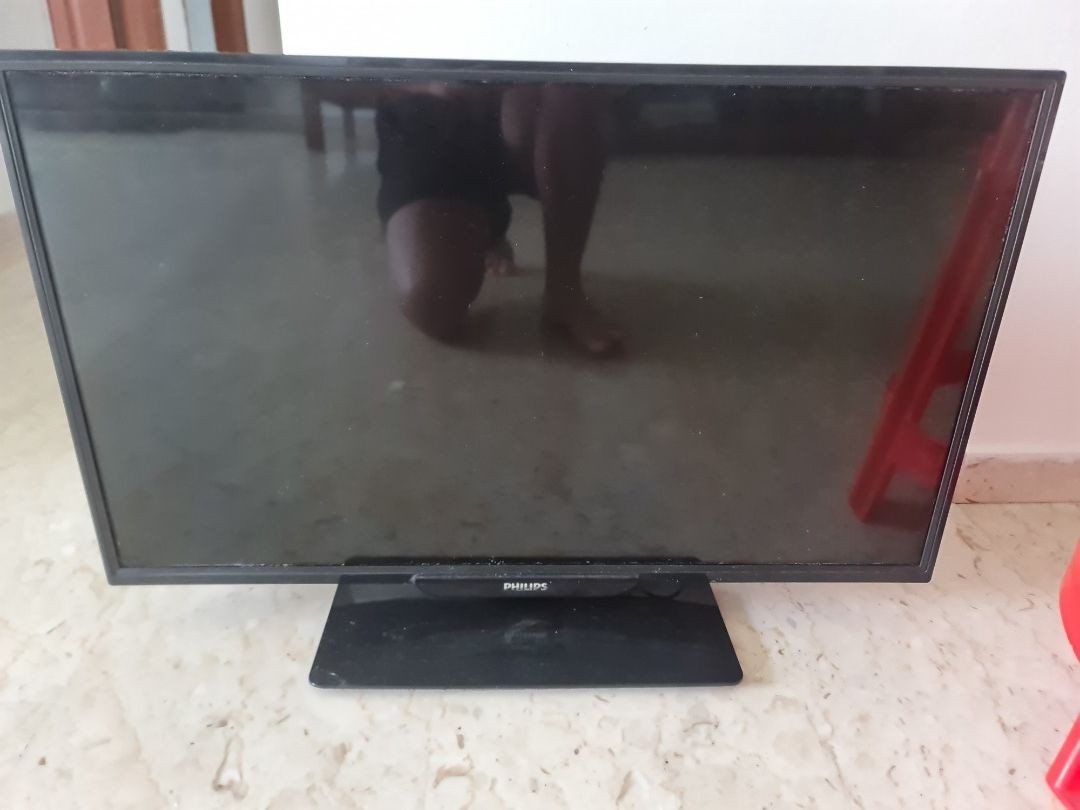 Philips 24 Inch, TV & Home Appliances, TV & Entertainment, TV on Carousell