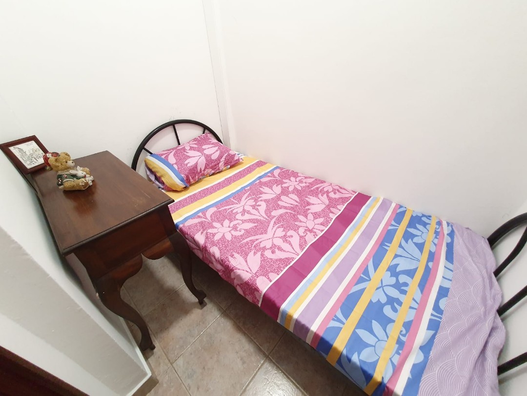 Stevens Mrt Newton Orchard Pinetree Condo Small Room IMMEDIATE stevens-mrt-newton-orchard-pinetree-condo-small-room-immediate