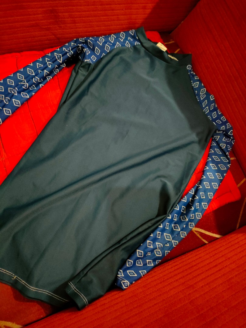 Rash guard, Women's Fashion, Swimwear, Rash guard on Carousell