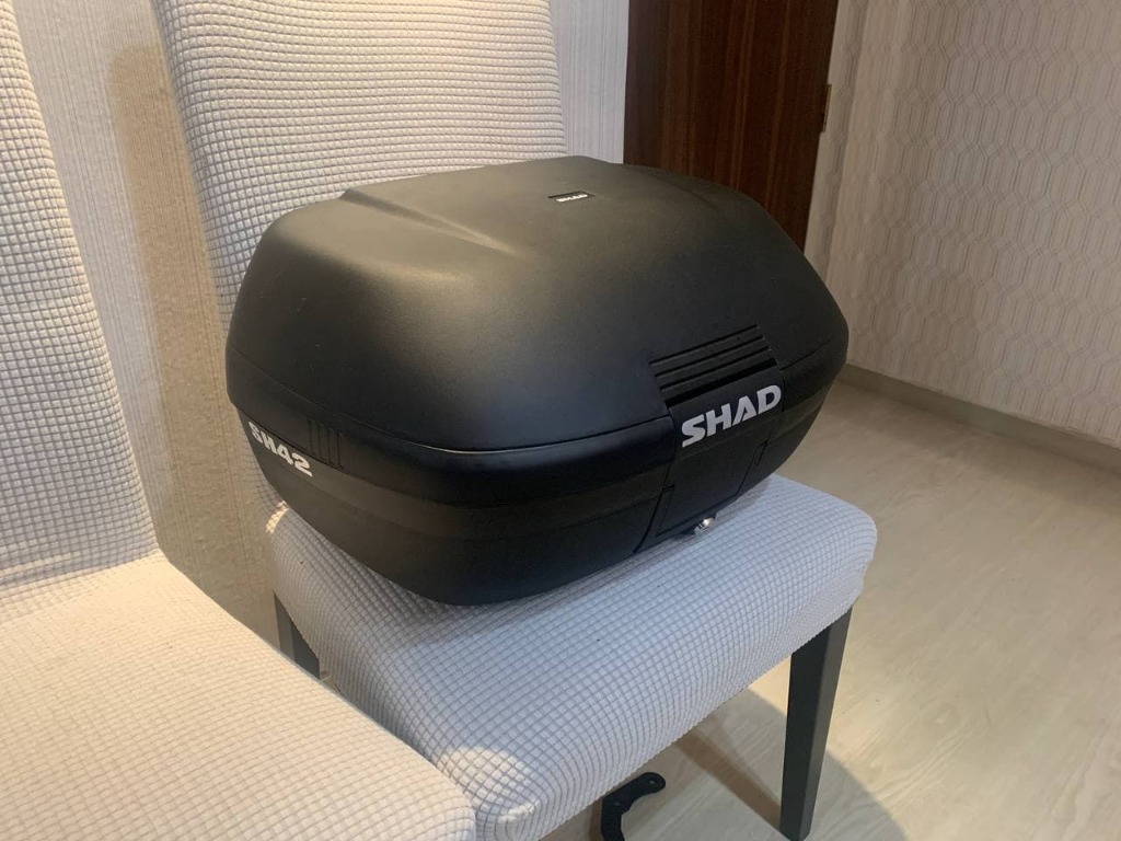 SHAD TOP CASE SH42 BLACK, Motorcycles, Motorcycle Accessories on Carousell