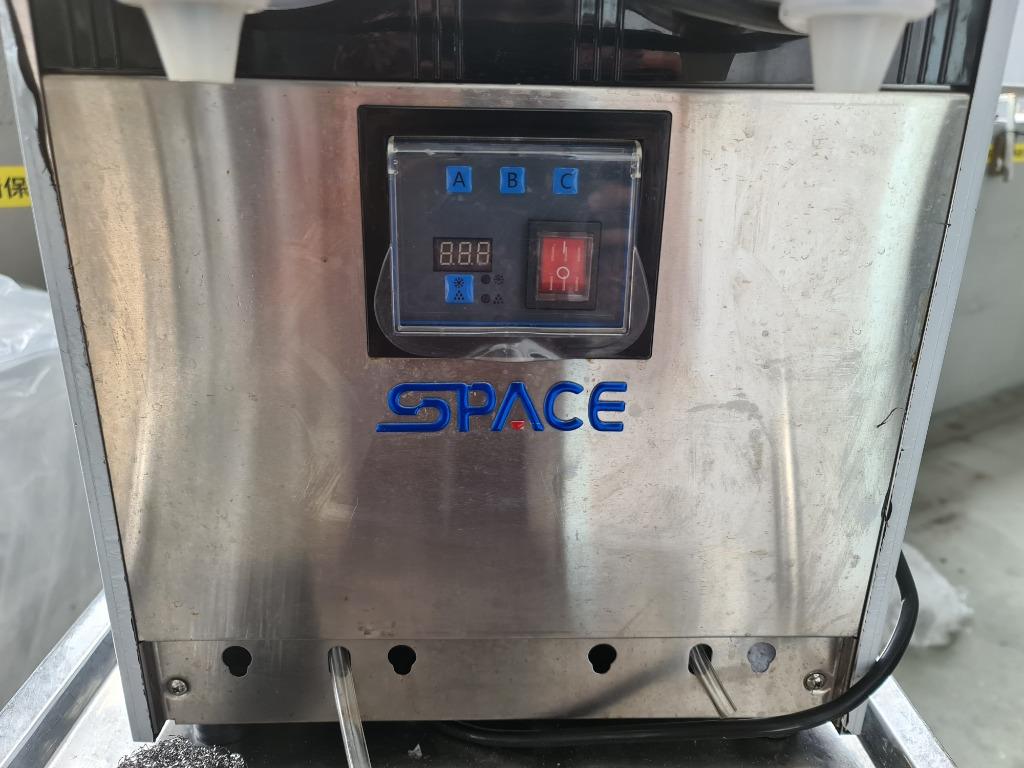 SPACE Slush Machine, Food & Drinks, Other Food & Drinks on Carousell