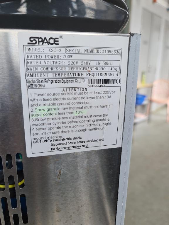 SPACE Slush Machine, Food & Drinks, Other Food & Drinks on Carousell