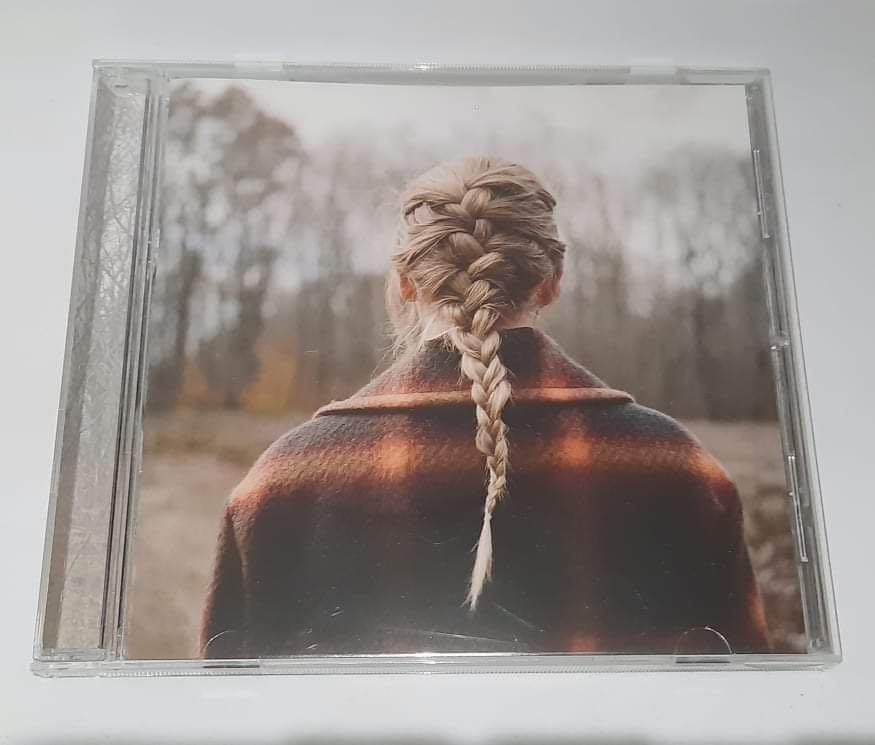 Taylor Swift CDs, Hobbies & Toys, Music & Media, CDs & DVDs on Carousell