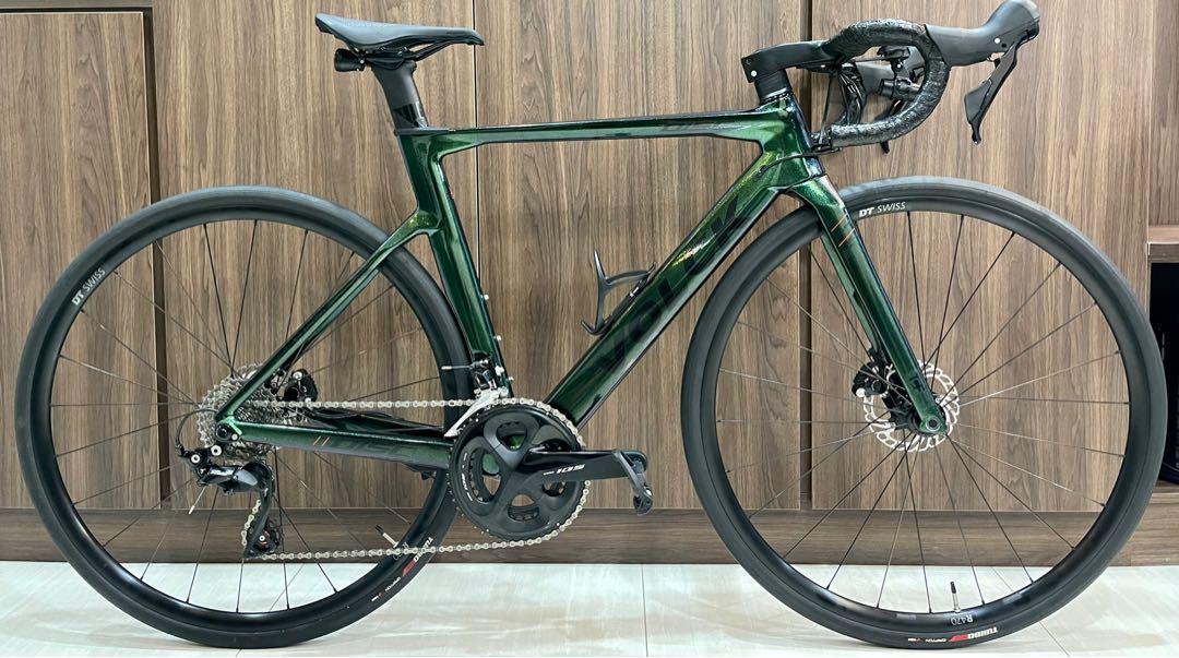 Volck Syenite Aero carbon road bike, Sports Equipment, Bicycles & Parts ...