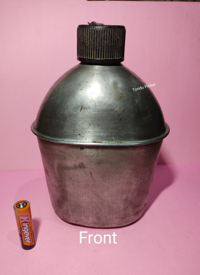 WWII U.S. Military metal canteen / water jug from 1944, Hobbies & Toys ...