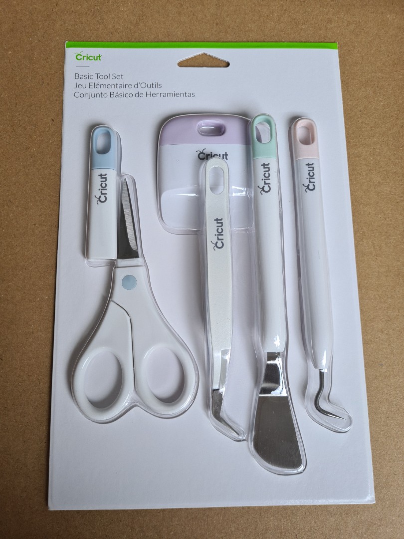 Cricut basic tool set, Hobbies & Toys, Stationery & Craft, Craft ...