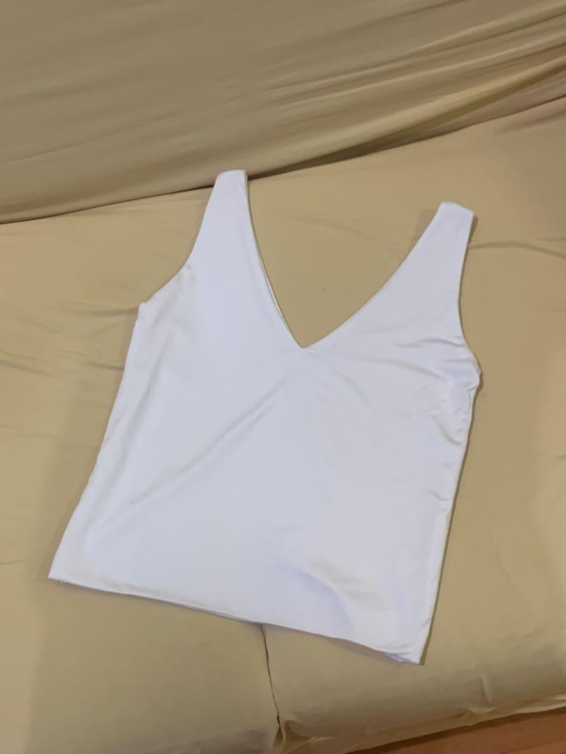Elavoz Valerie top Putih / deep v tank top putih, Fesyen Wanita ...