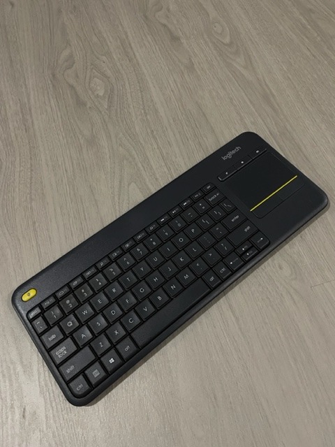 Logitech K400 Plus Wireless Touchpad Keyboard, Computers & Tech, Parts ...
