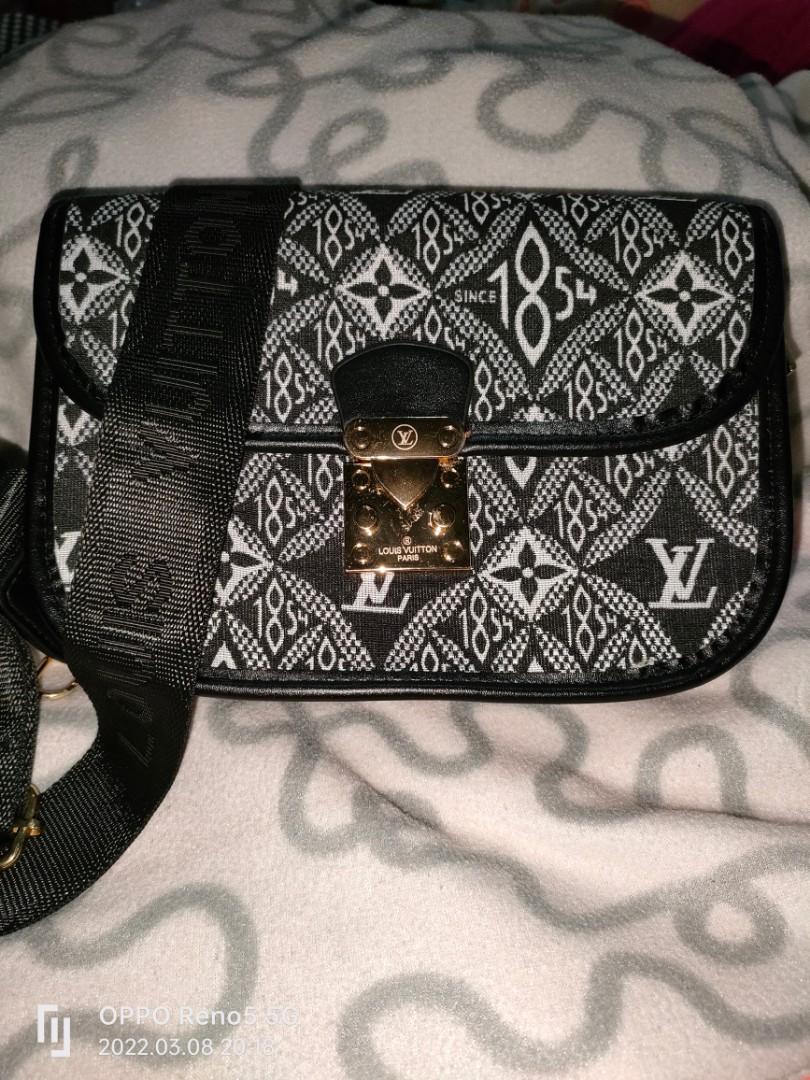 Louis Vuitton batik, Luxury, Bags & Wallets on Carousell