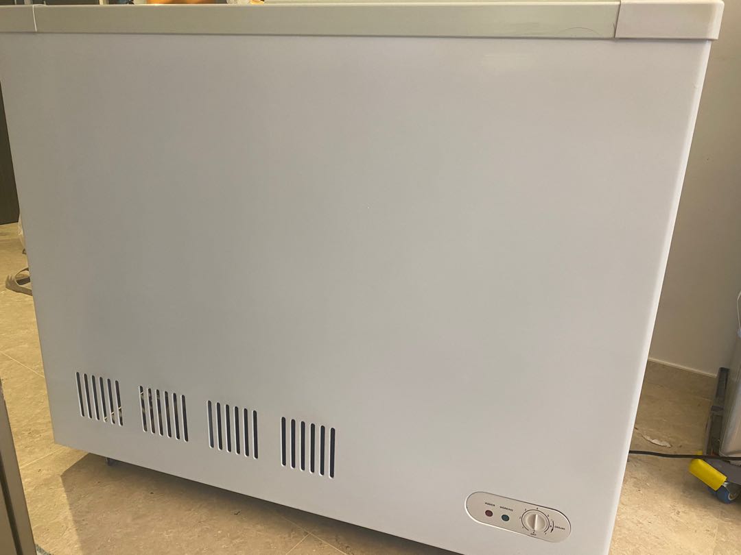 Fast Clear - Second-hand Farfalla 210L chest freezer (sliding flat ...