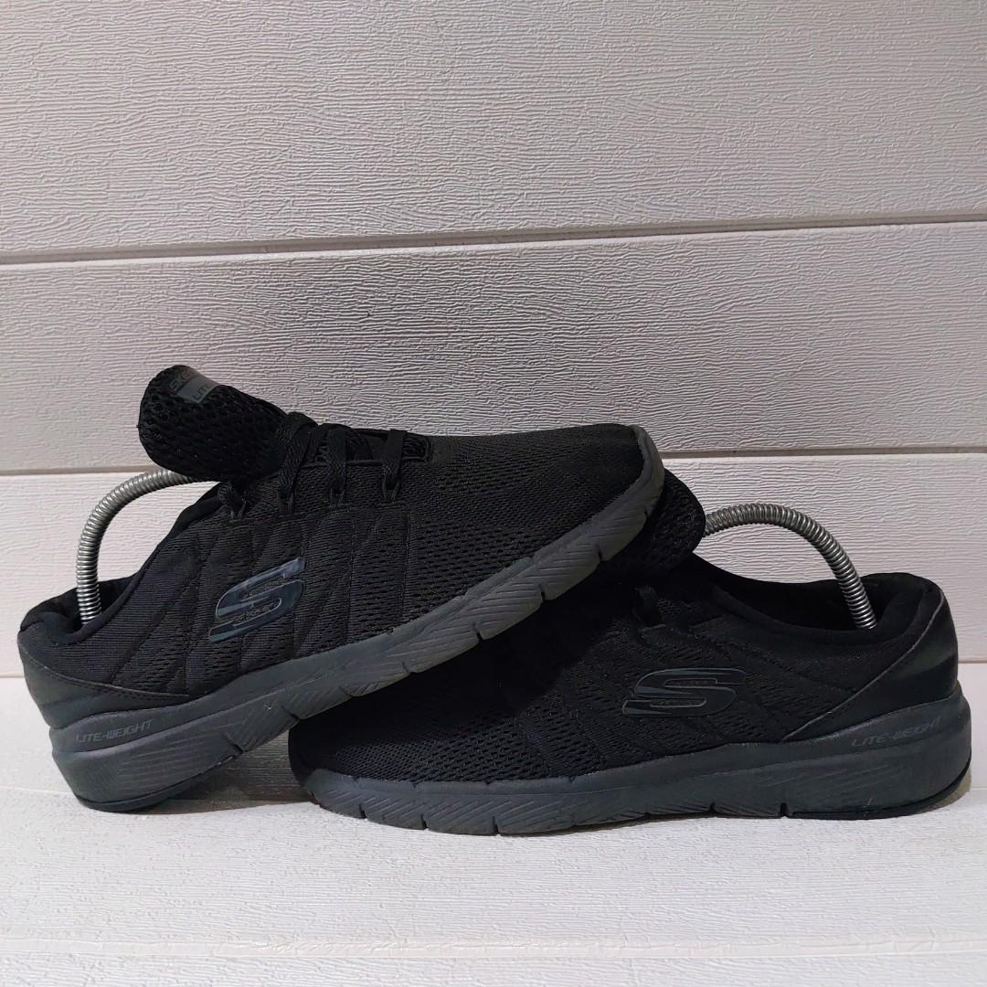 SKECHERS TRIPLE BLACK, Men's Fashion, Footwear, Sneakers on Carousell