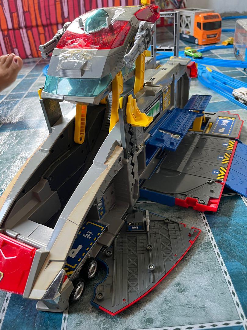 TOMICA HYPER RESCUE - HYPER GRANNER, Hobbies & Toys, Toys & Games on ...