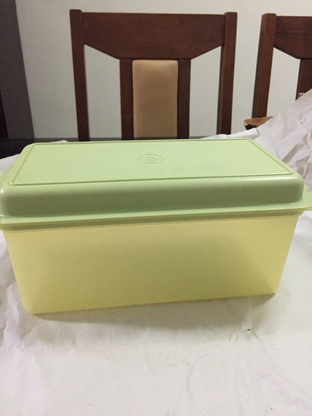 Tupperware Bread Container, Furniture & Home Living, Kitchenware ...