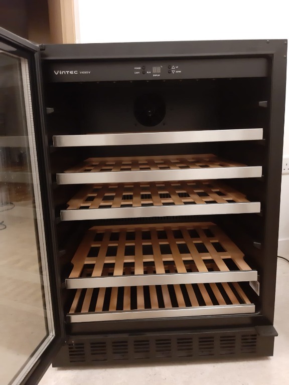 Vintec wine fridge, TV & Home Appliances, Kitchen Appliances, Wine ...