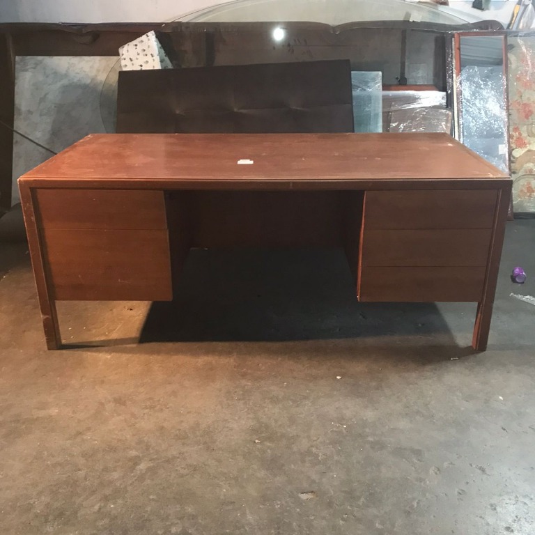 Work Table with Multiple Drawer / Meja Kerja dengan Pelbagai Laci ...