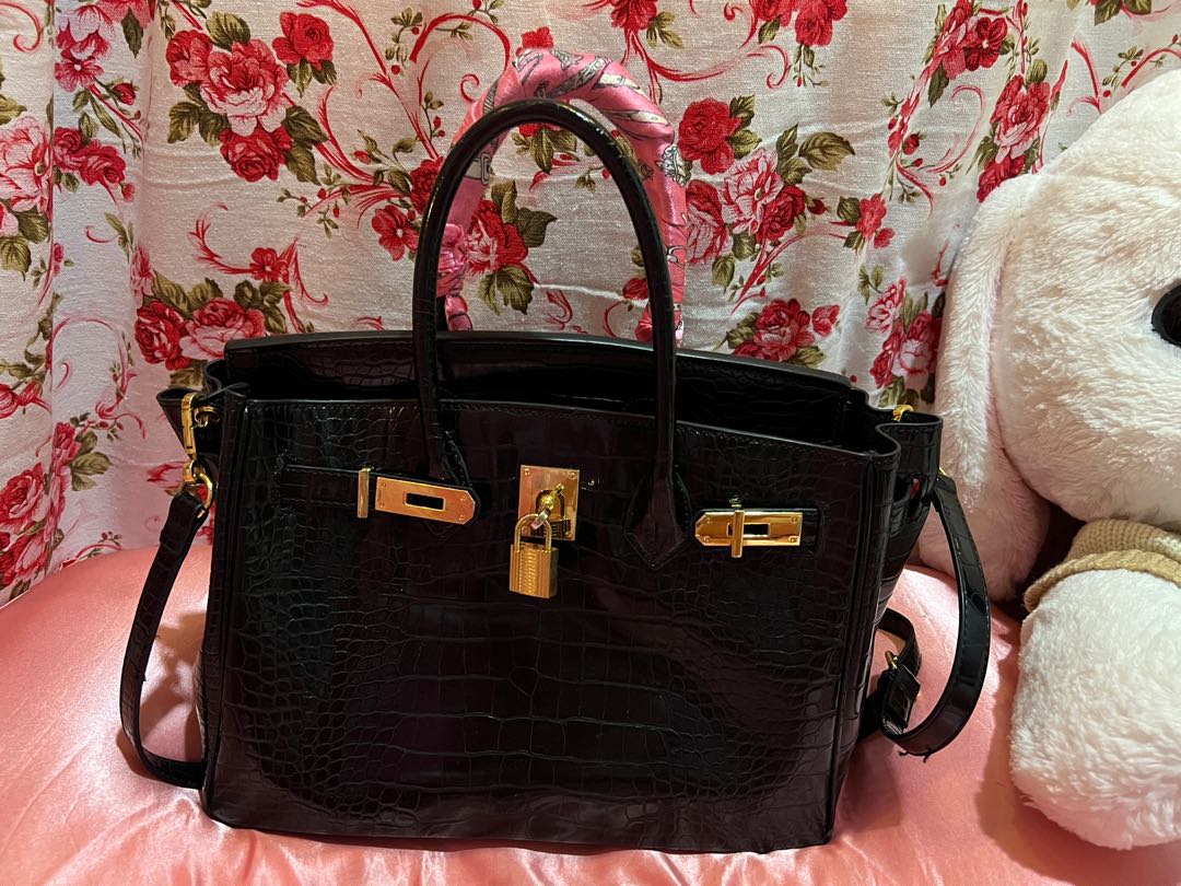 Classic Black Working Bag, Women's Fashion, Bags & Wallets, Shoulder ...