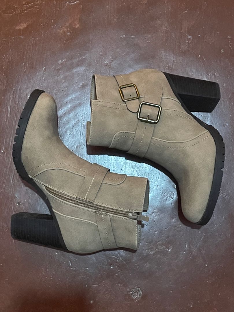 Gibi boots, Women's Fashion, Footwear, Boots on Carousell