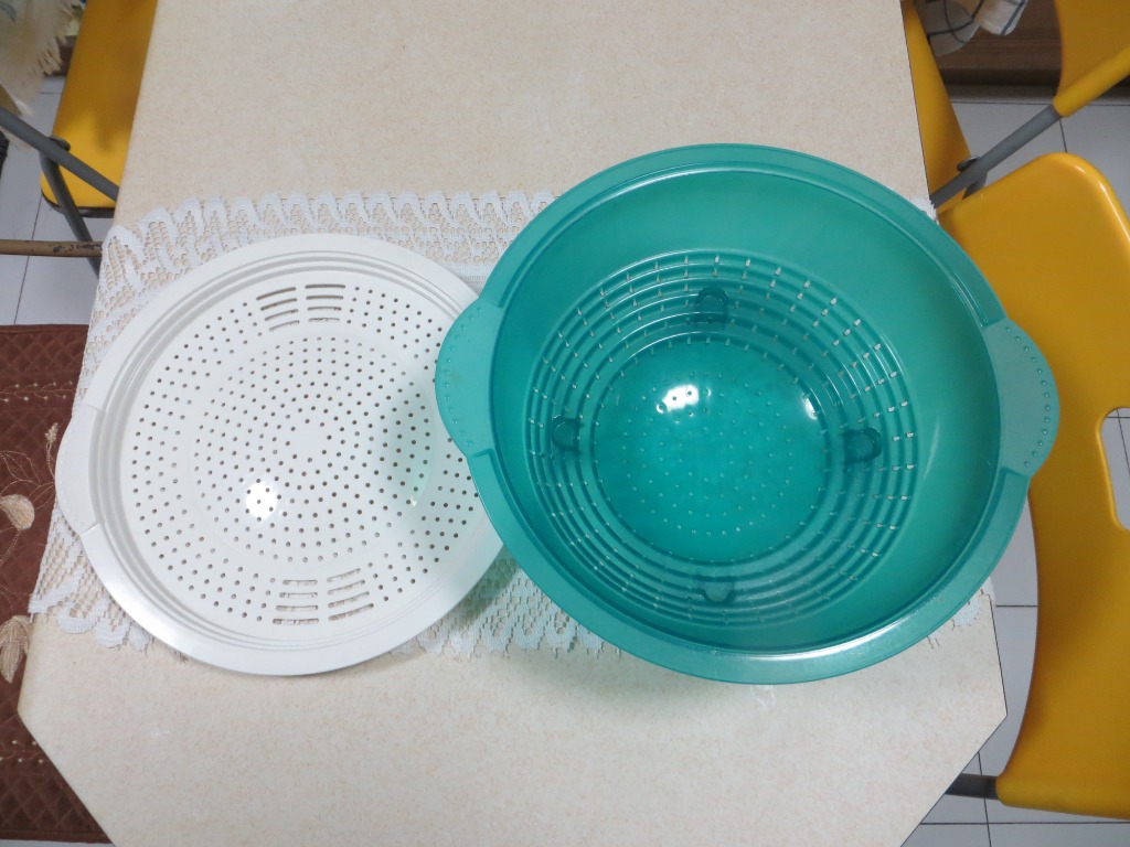 LIMITED EDITION TUPPERWARE Giant Double Colander/Strainer (32cm ...