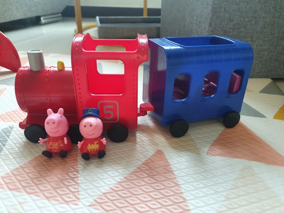 Peppa Pig train set, Hobbies & Toys, Toys & Games on Carousell