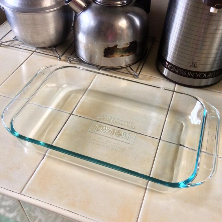 Pyrex glass baking dish (9x13"), Furniture & Home Living, Kitchenware ...