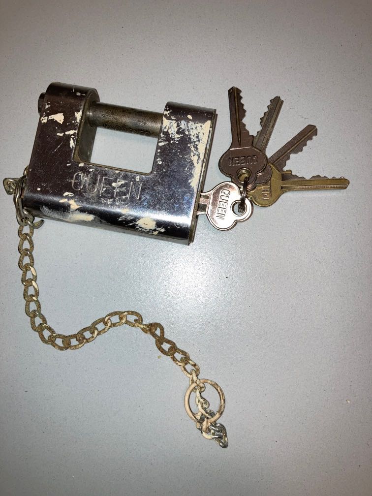 Queen lock with 5 keys & chain, Furniture & Home Living, Security ...