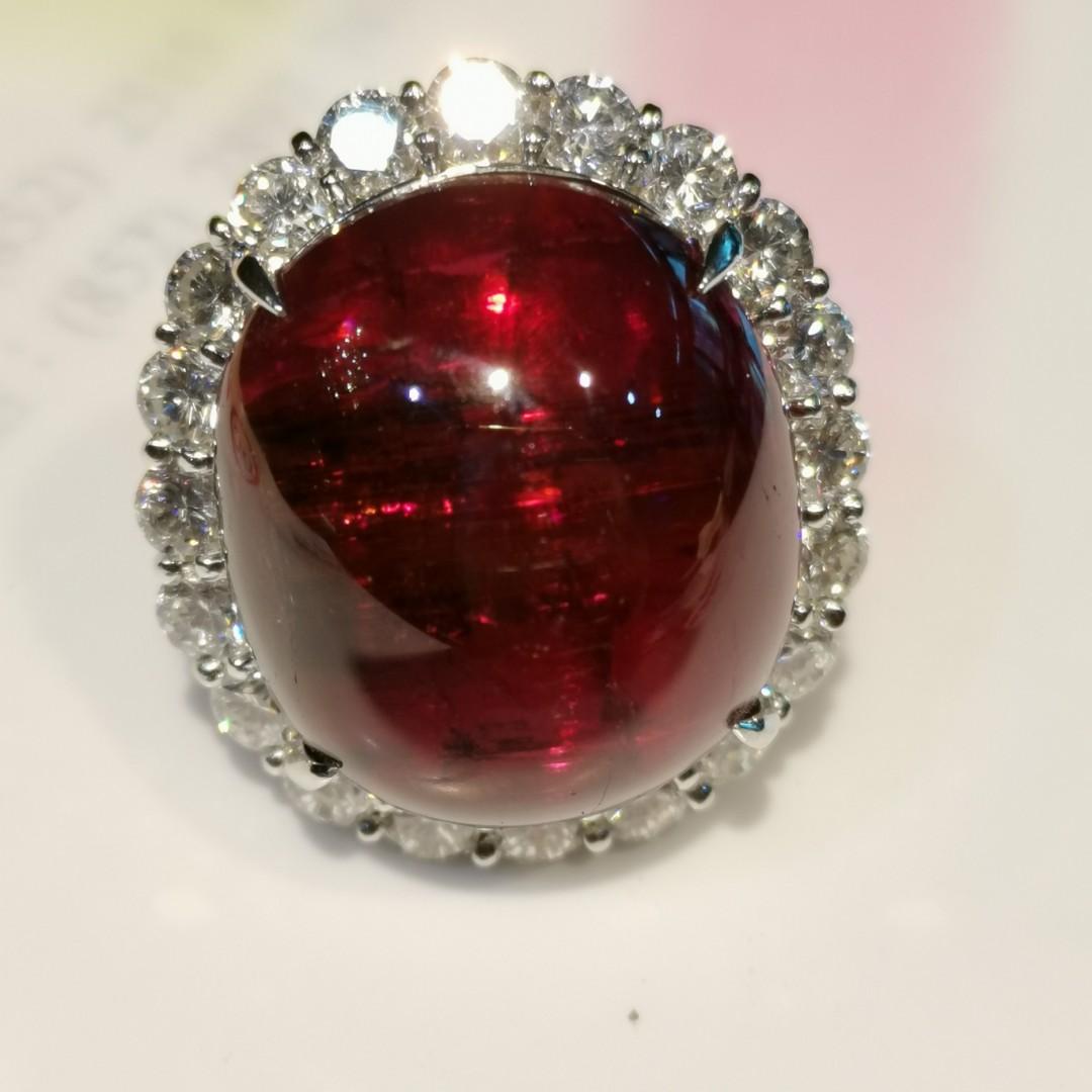 Rubelite Cat's Eye Chatoyancy 44.82ct GIA Cert 紅眼睛幽幽的看著這孤城 傳說中痴心的眼淚會傾城 ...