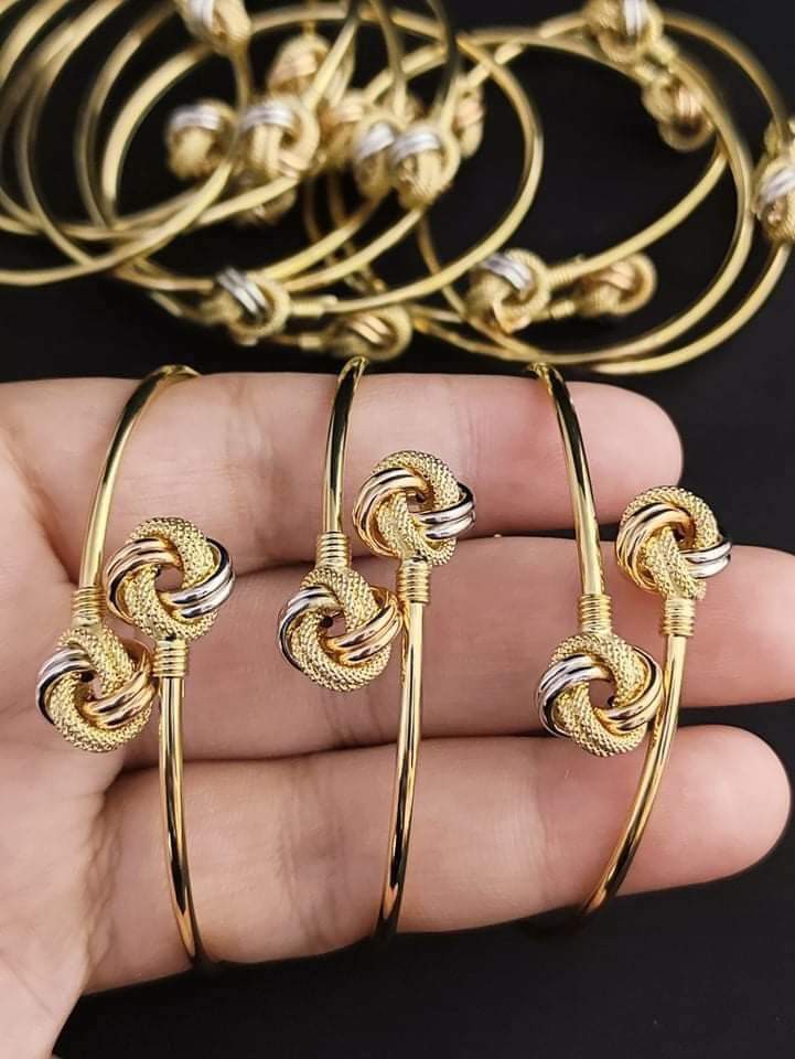 18K Saudi Gold tricolor knot bangle, Women's Fashion, Jewelry ...
