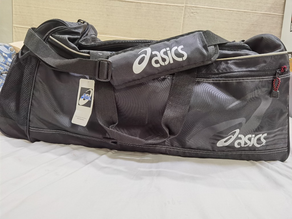 Asics Sportstyle Sports/Travel Bag, Men's Fashion, Bags, Backpacks on ...