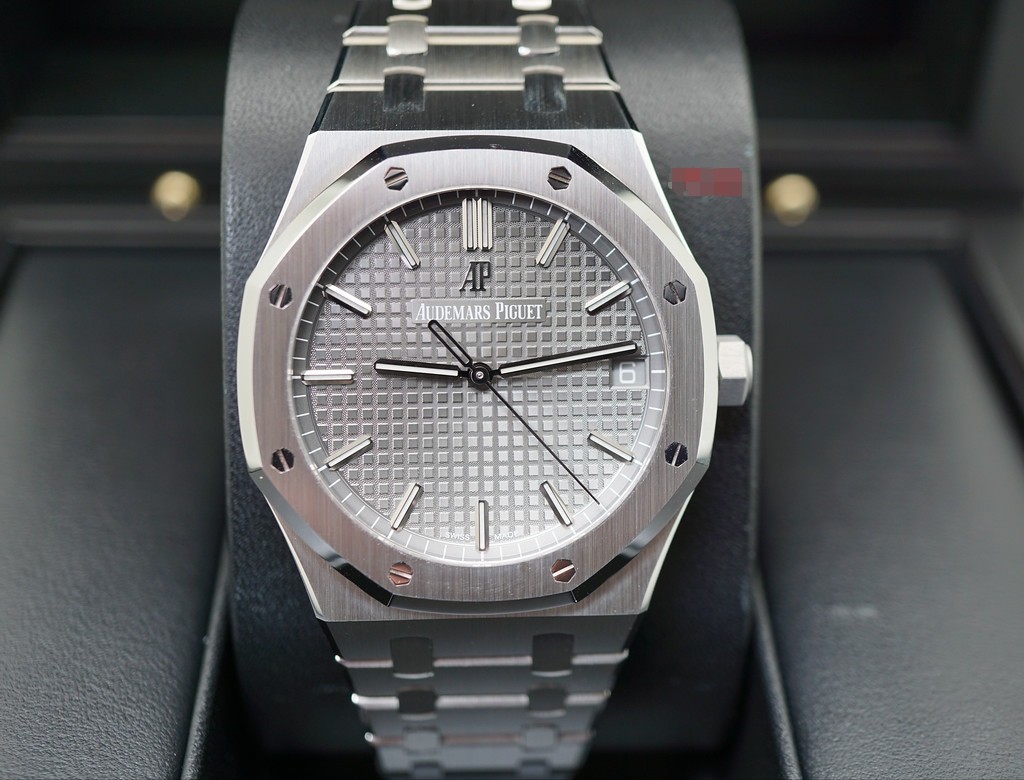 Audemars Piguet AP Royal Oak Grey dial, Luxury, Watches on Carousell