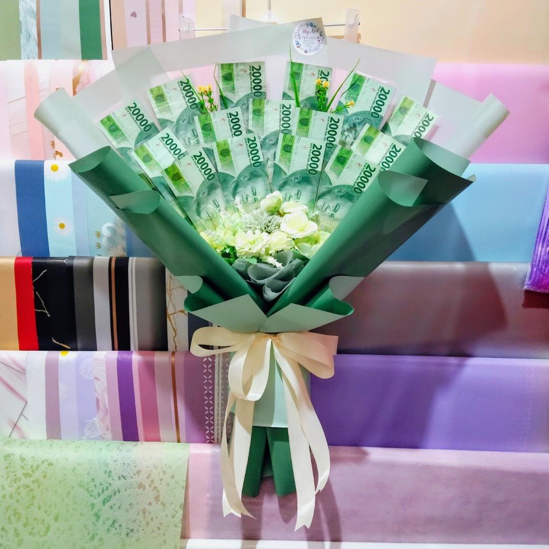 Buket uang 15 lembar besar, Desain & Kerajinan Tangan, Karya Seni di ...