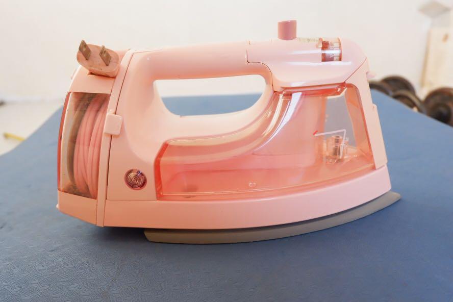 Hi Press Heavy Duty Steam Iron, TV & Home Appliances, Irons & Steamers ...
