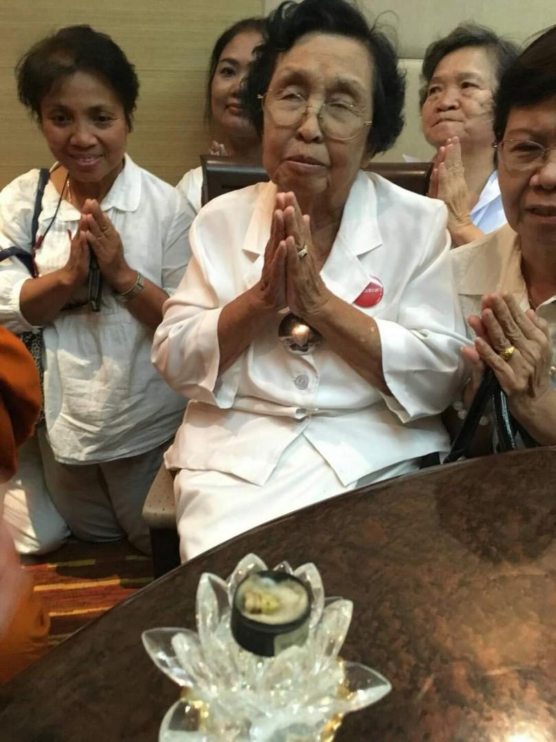 Kruba Krissada/Krisada Mae Chee Boon Reun/Ruen Looptai 2561, Hobbies ...