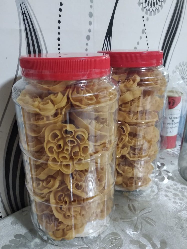 kuih rose, Food & Drinks, Local Eats on Carousell