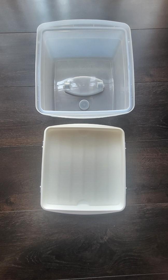 LOCK & LOCK square cake storage, Furniture & Home Living, Kitchenware ...