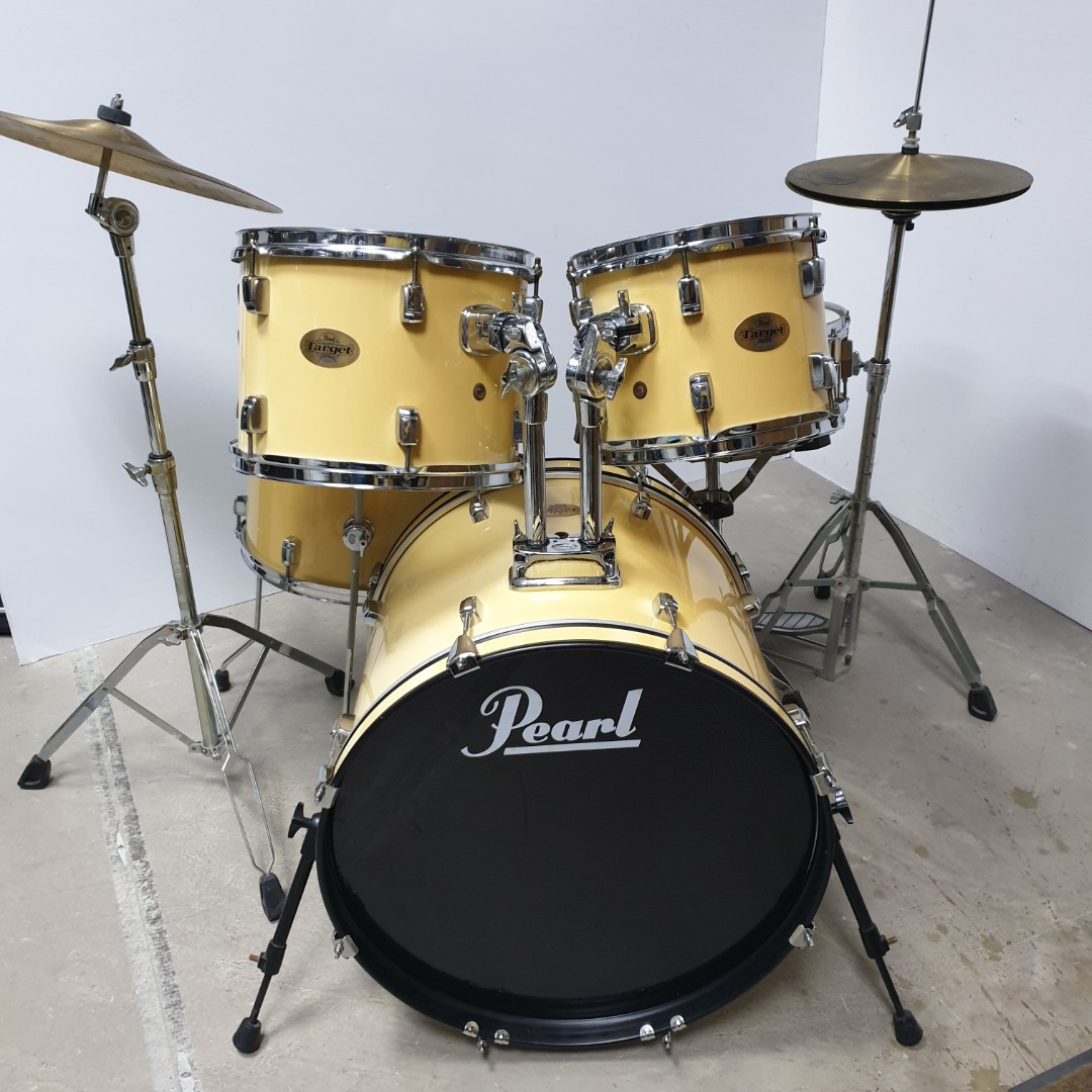 Pearl Target junior with 20" kick, Hobbies & Toys, Music & Media ...