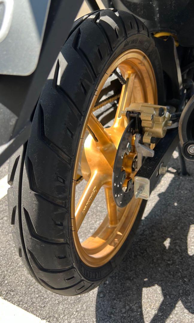 Rim rcb sp511 gold siap tayar michelin, Motorbikes on Carousell