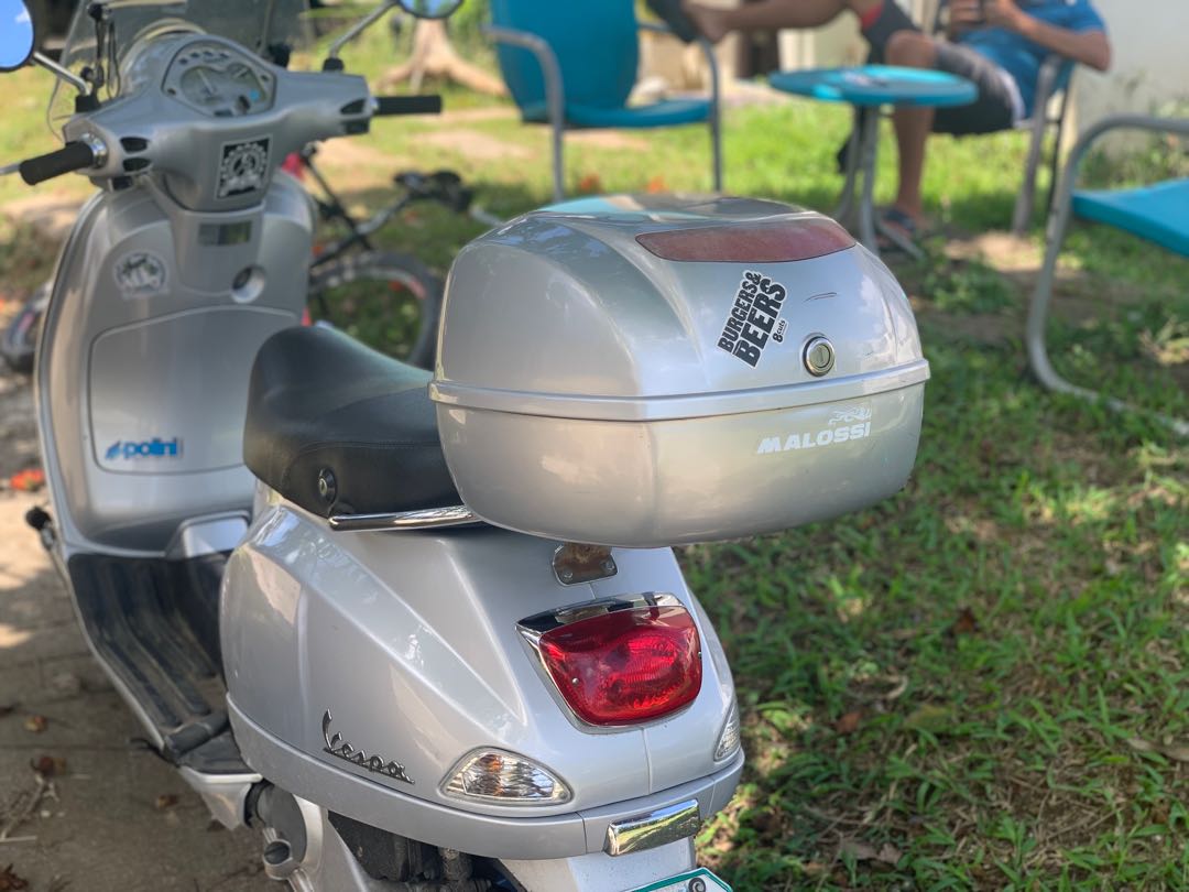 Vespa LX150 Top Box and Rack, Motorbikes, Motorbike Parts & Accessories ...