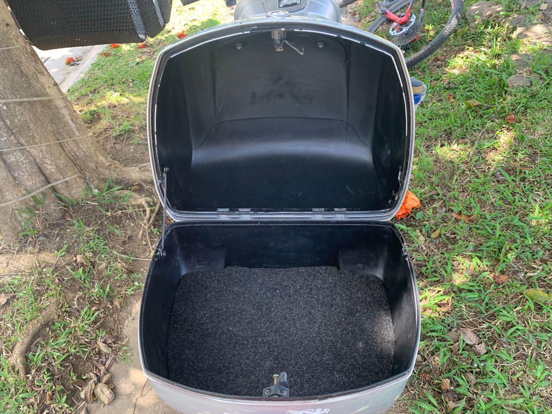 Vespa LX150 Top Box and Rack, Motorbikes, Motorbike Parts & Accessories ...