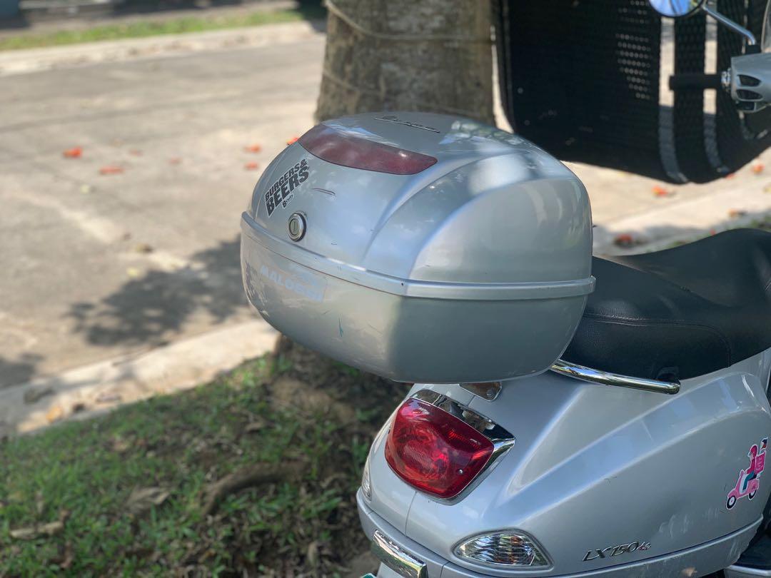 Vespa LX150 Top Box and Rack, Motorbikes, Motorbike Parts & Accessories ...