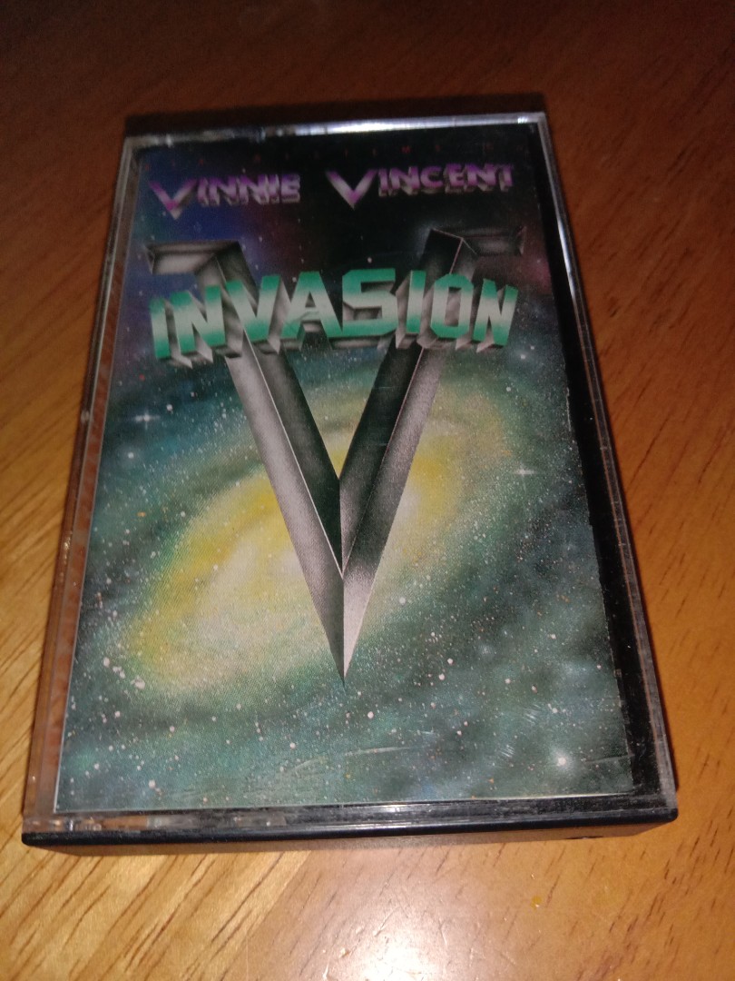 VINNIE VINCENT INVASION ORIGINAL ENGLISH ROCK CASSETTE, Hobbies & Toys ...