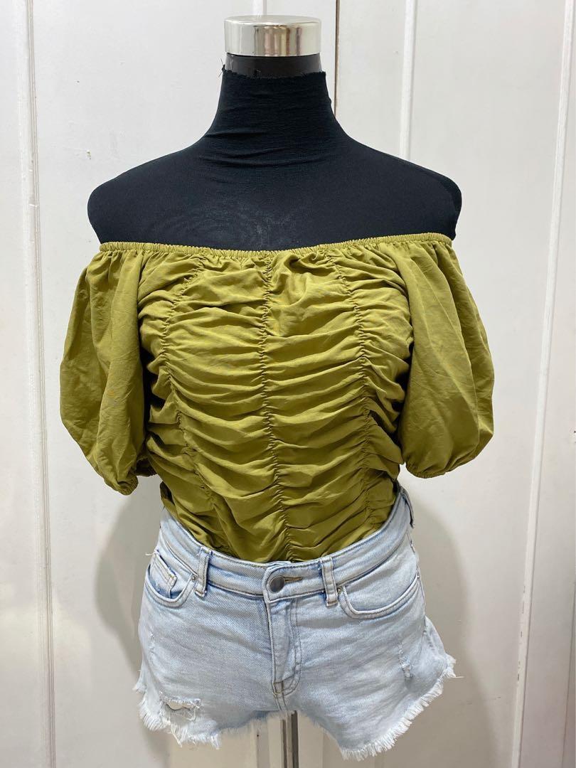 Apple green top, Women's Fashion, Tops, Blouses on Carousell